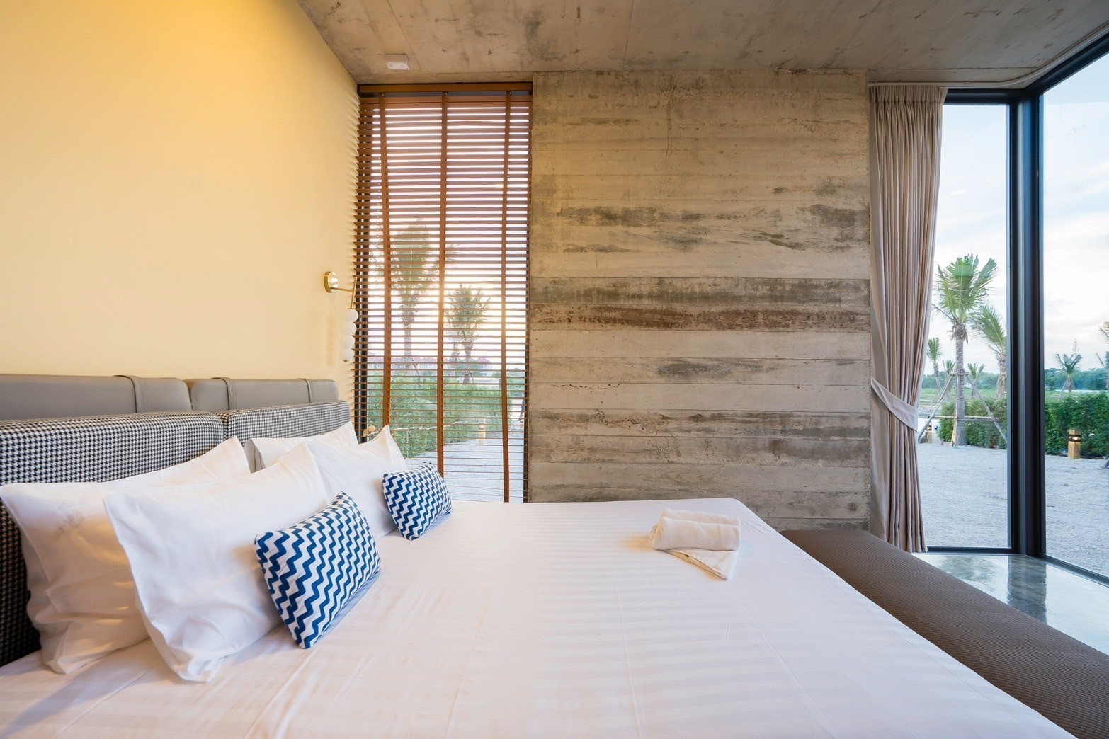 Amber‘A Beach Villa - Lazy Day HuaHin บ้านพักที่พักพูลวิลล่าหัวหิน ติด ...